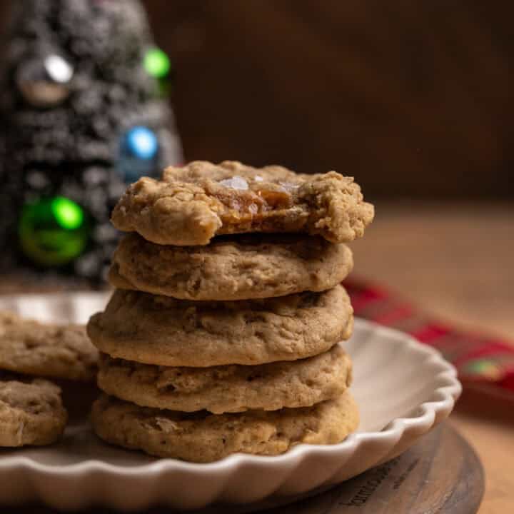 Chewy Salted Caramel Oatmeal Cookies – Dollop of Dough