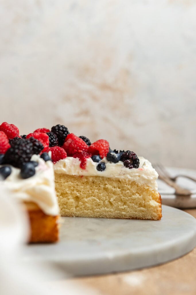 Easy Mixed Berry Cake (Triple Berry Cake) – Dollop of Dough